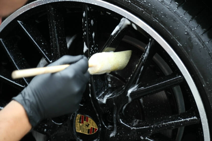 Alloy Spoke Cleaner – Oval - Sponge Guru